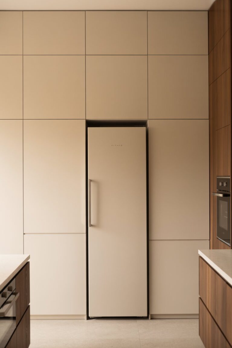 24 Kitchen With Hidden Fridge Ideas for a Seamless Design